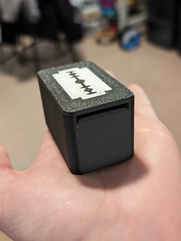 Safety Razor Blades Sharps Disposal Box by Noktious | Download free STL ...