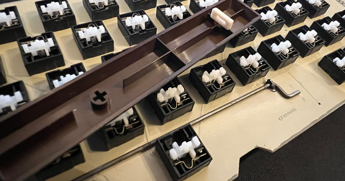 Atari 400 "B Key" space bar stabilizer insert by aeberbach | Download ...