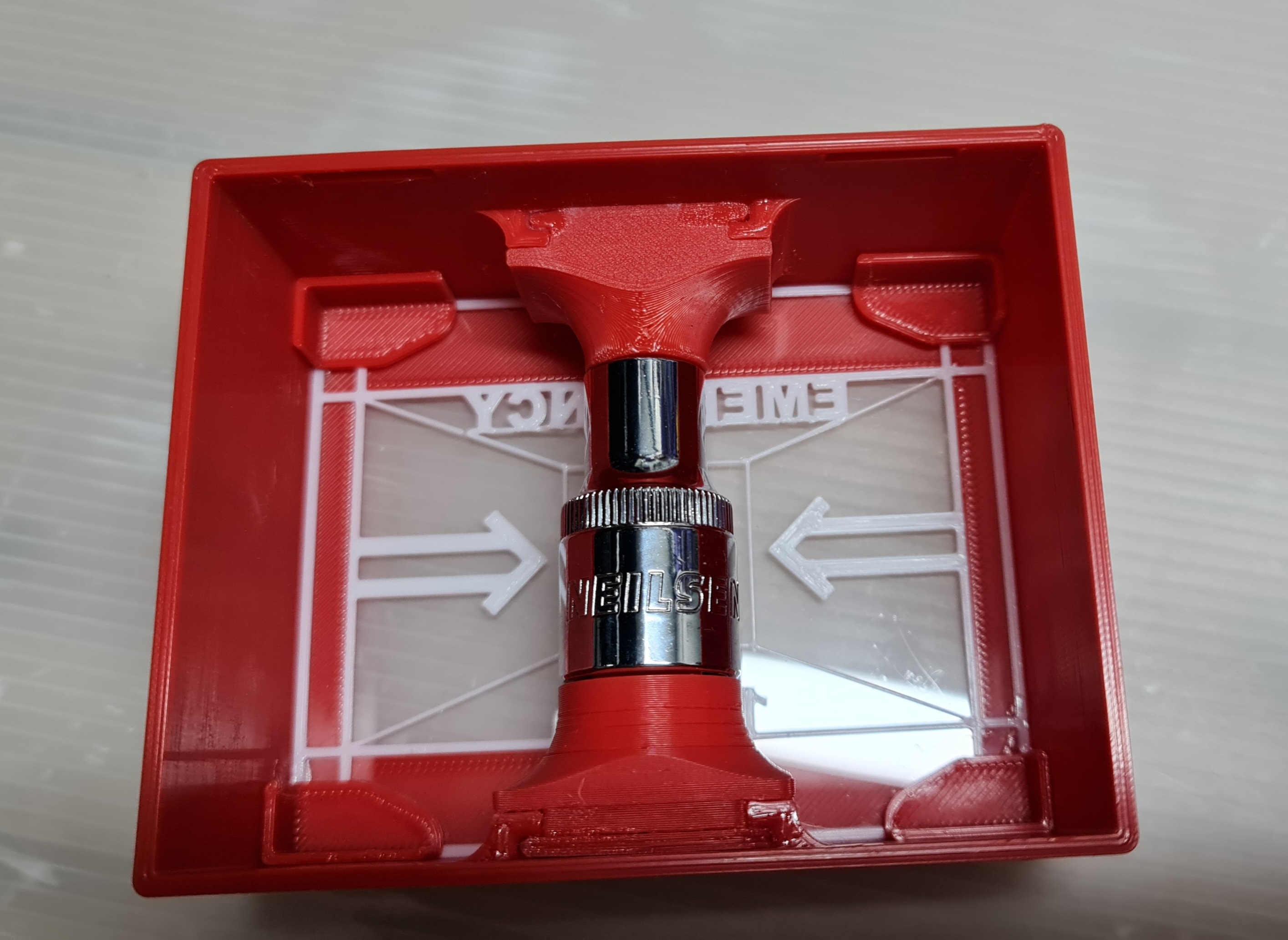 10mm socket emergency box display by Aleksej Pavlov | Download free STL ...