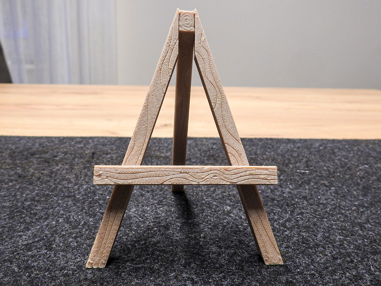 Easel for small photos by DSt | Download free STL model | Printables.com