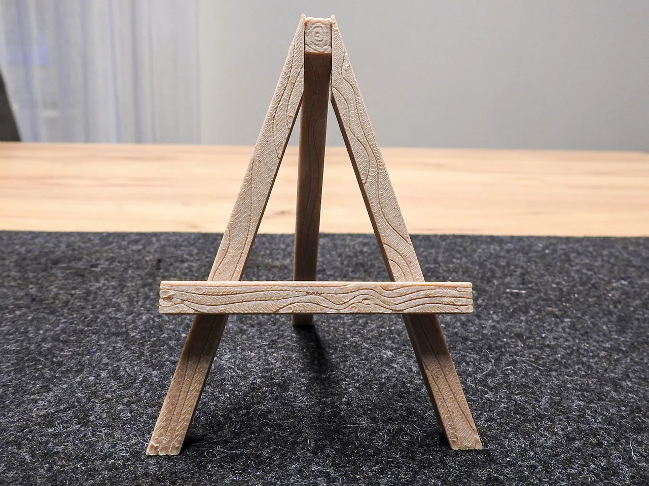Easel for small photos by DSt | Download free STL model | Printables.com
