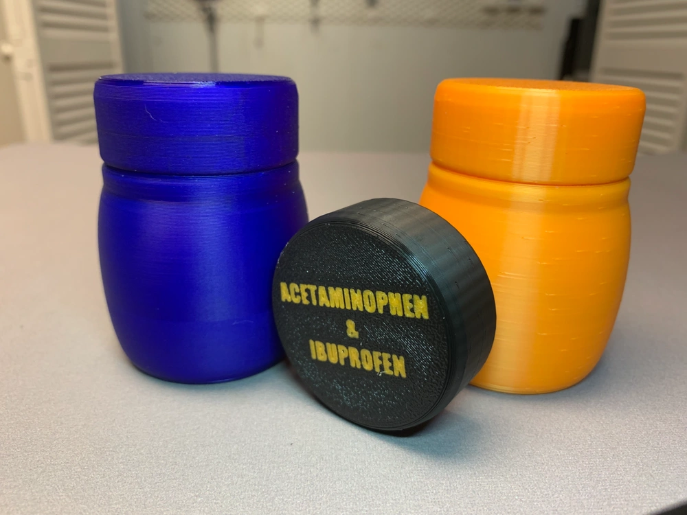 Segmented bottle with twist lock lid | Pill Bottle | Container by ...