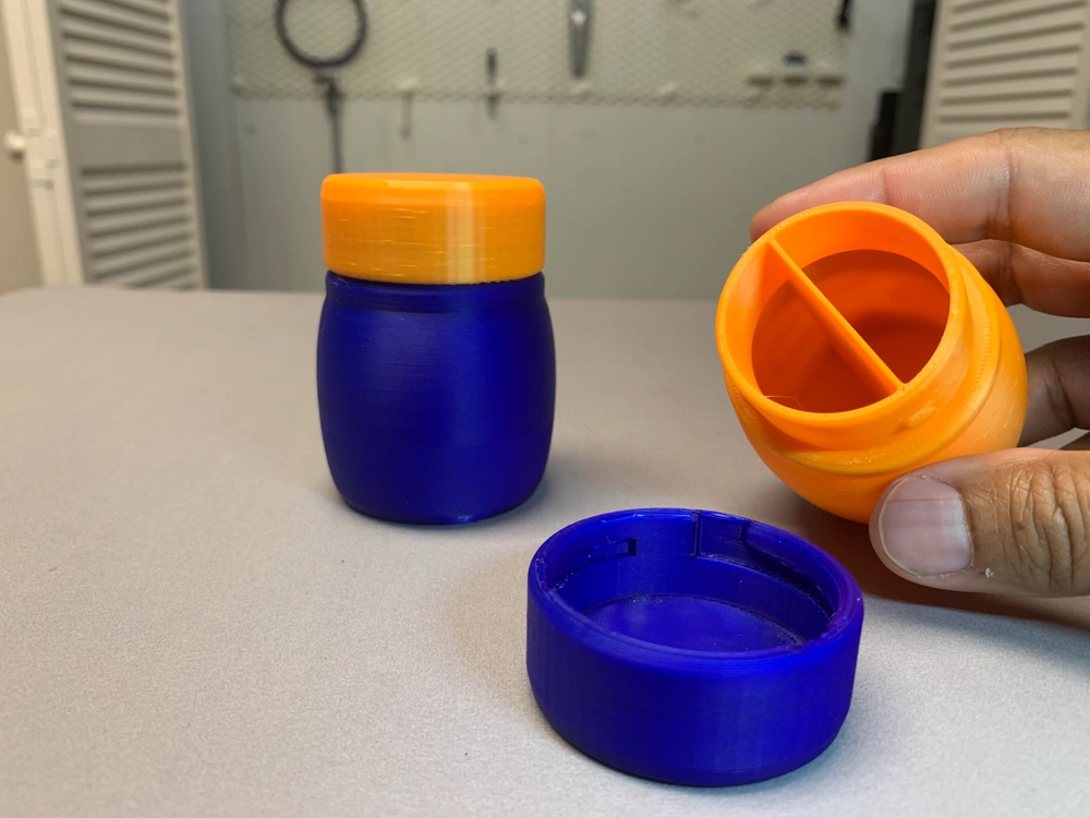 Segmented bottle with twist lock lid | Pill Bottle | Container by ...