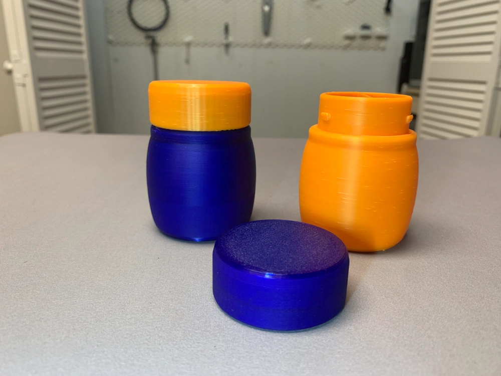 Segmented bottle with twist lock lid | Pill Bottle | Container by ...