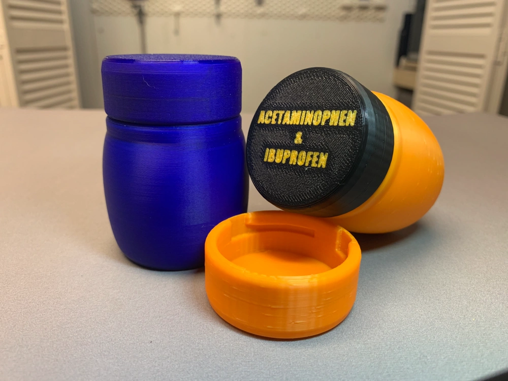 Segmented bottle with twist lock lid | Pill Bottle | Container by ...