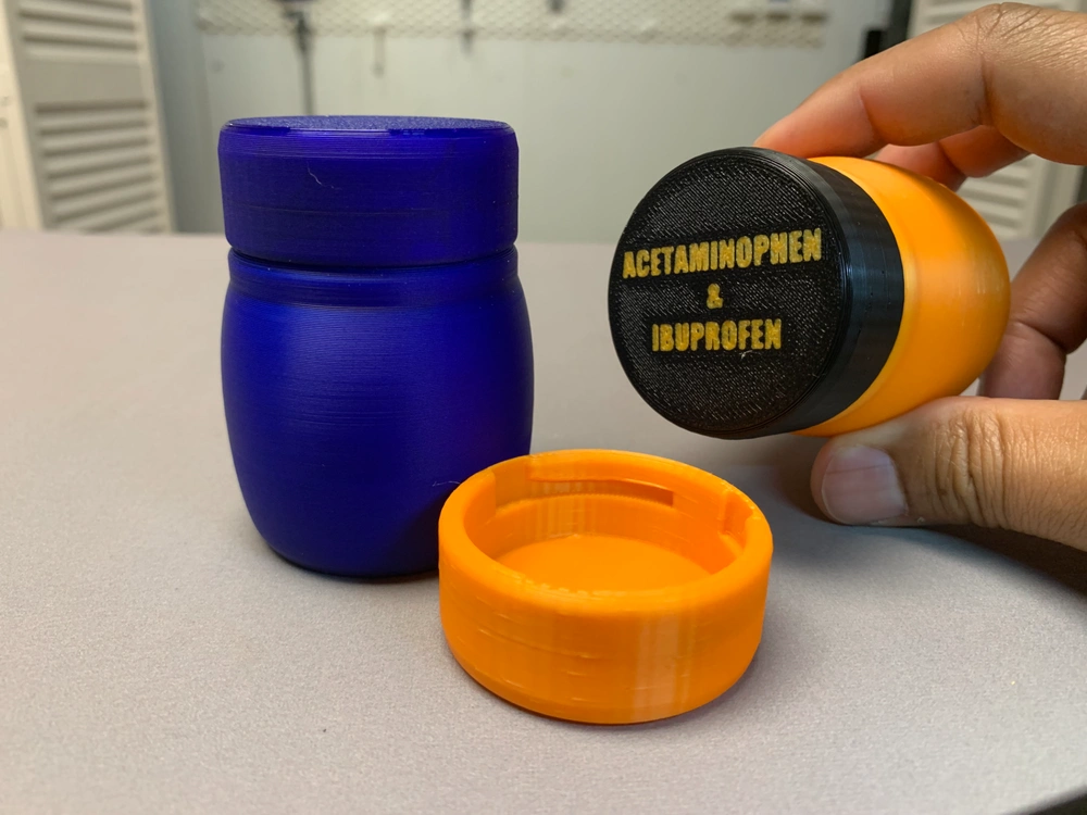 Segmented bottle with twist lock lid | Pill Bottle | Container by ...