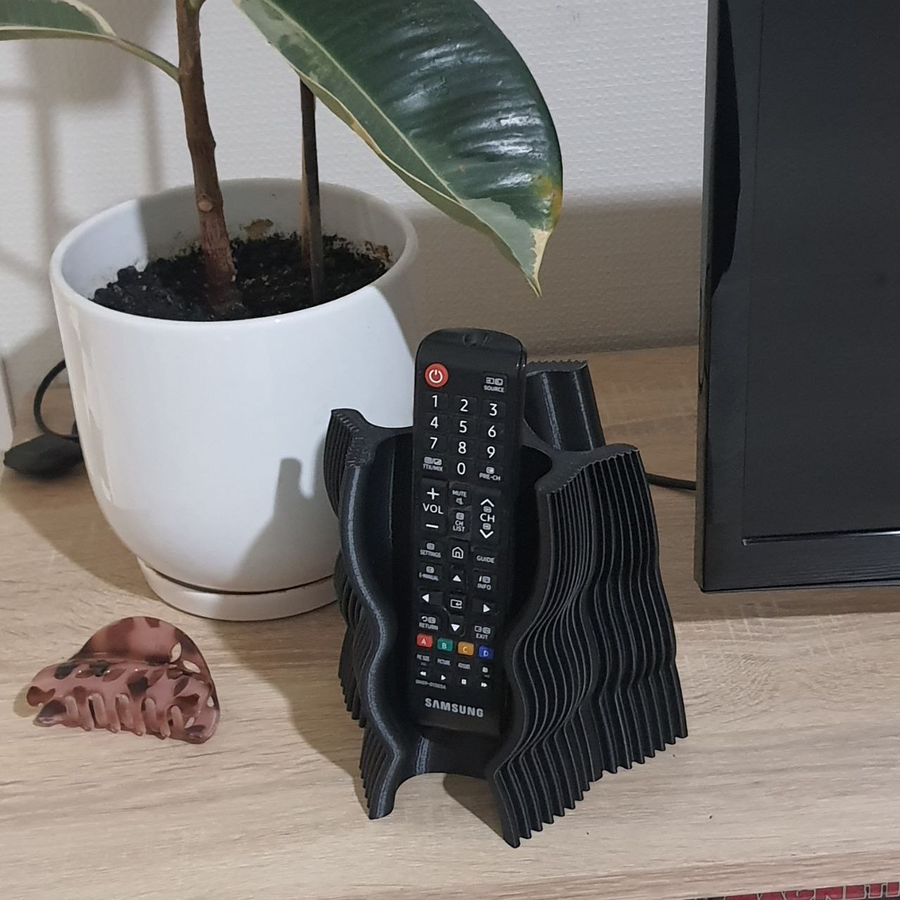 Remote holder (Vase mode) by Konstantin Radchenko | Download free STL ...