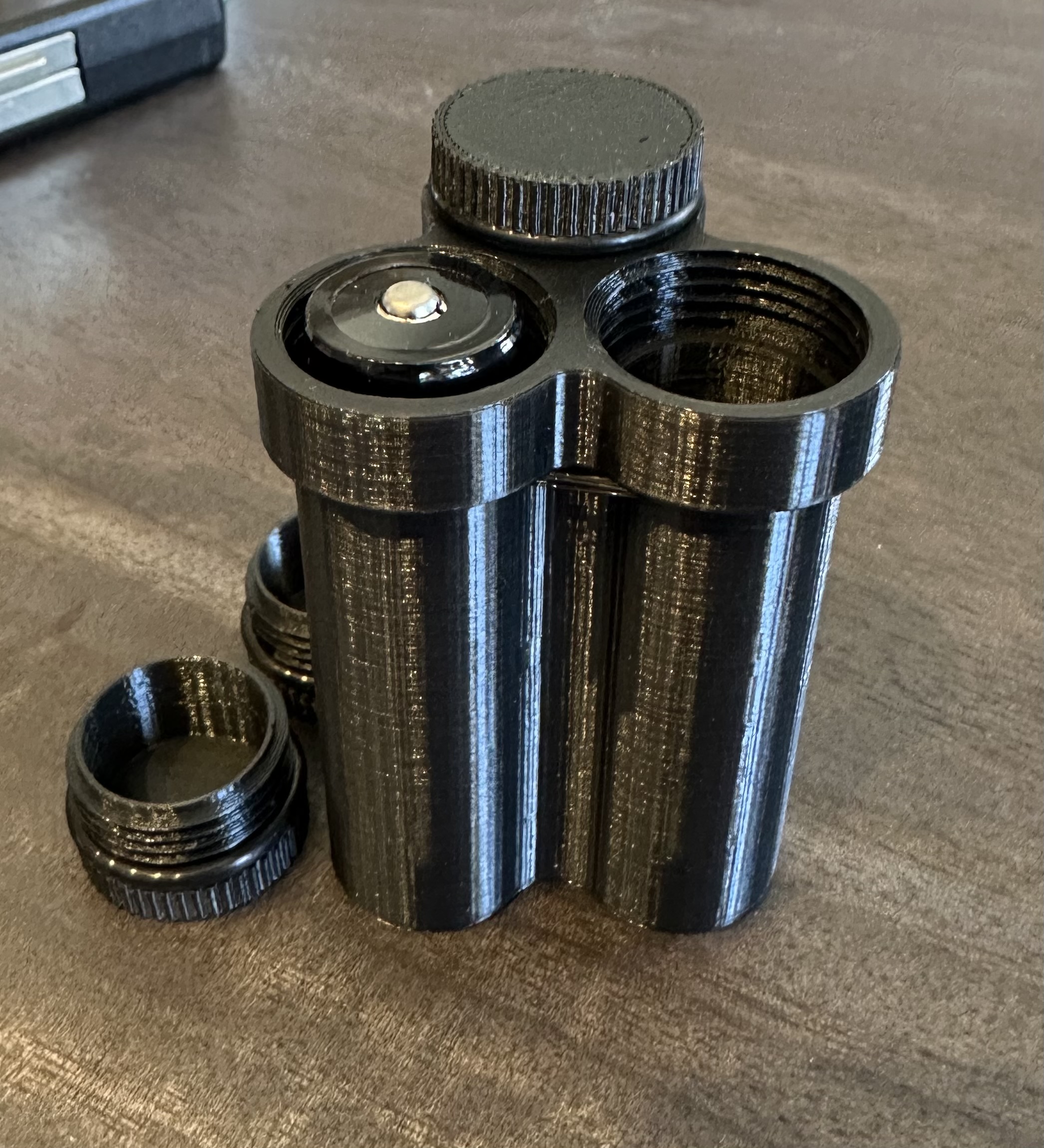 Triple 18650 battery case, rugged, waterproof by NT | Download free STL ...