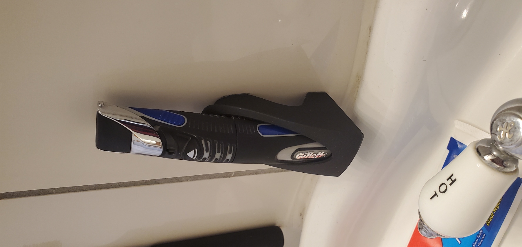 Gillette Styler Wall Mount by Thomas | Download free STL model ...