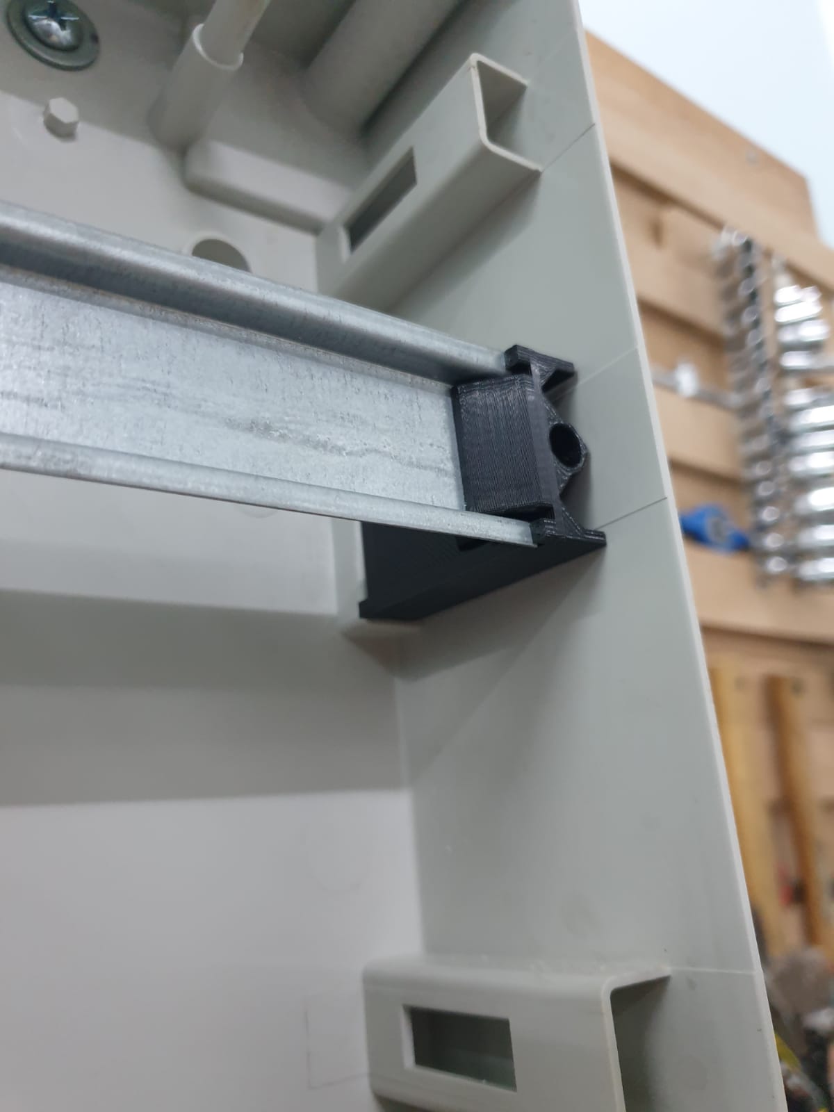 SCAME Enclosure Din Rail Mount by Alancm81 | Download free STL model ...