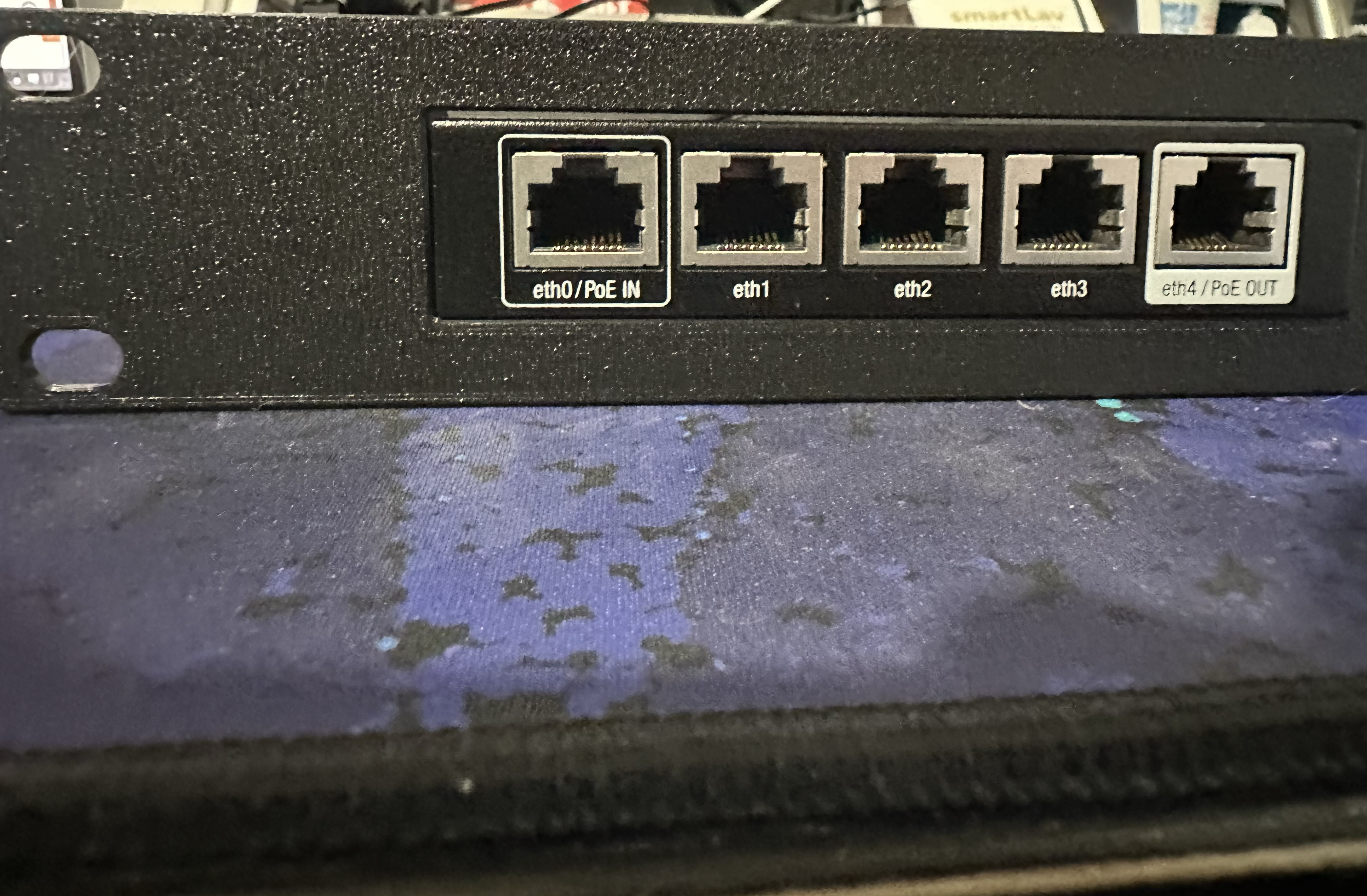 19" Rackmount for Edgerouter X - Remix by Hive Mind Automation ...