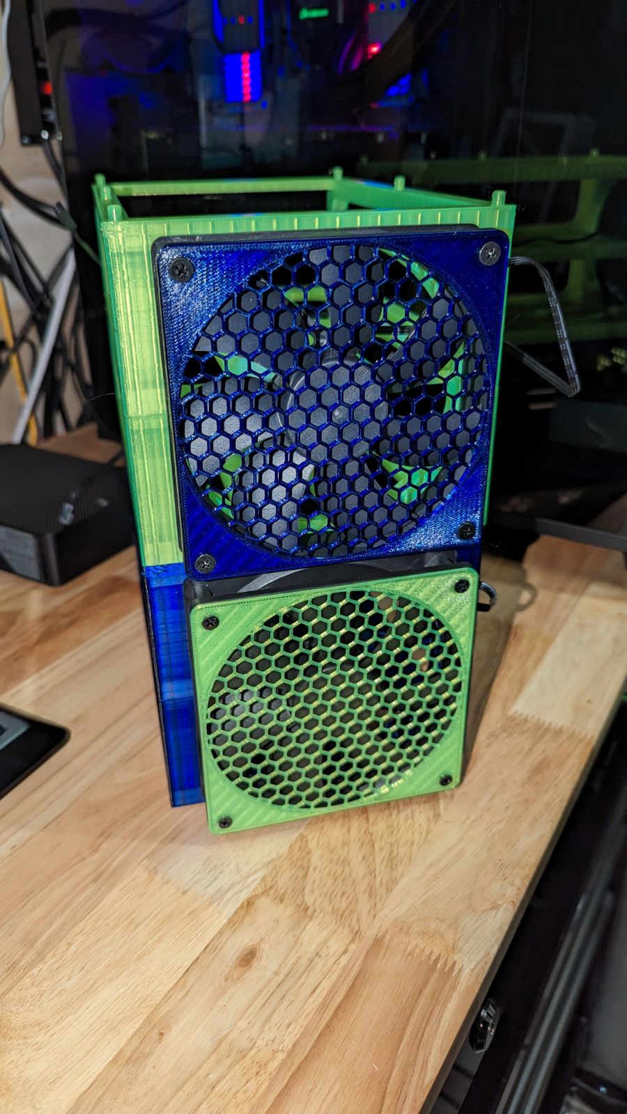 External Hard Drive Stacker with fan. by CyberCrist | Download free STL ...