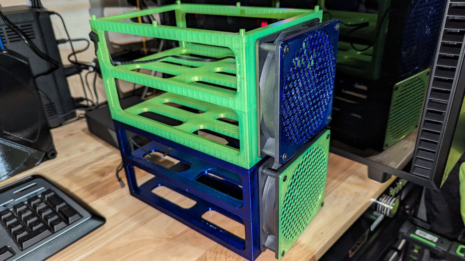 External Hard Drive Stacker with fan. by CyberCrist | Download free STL ...