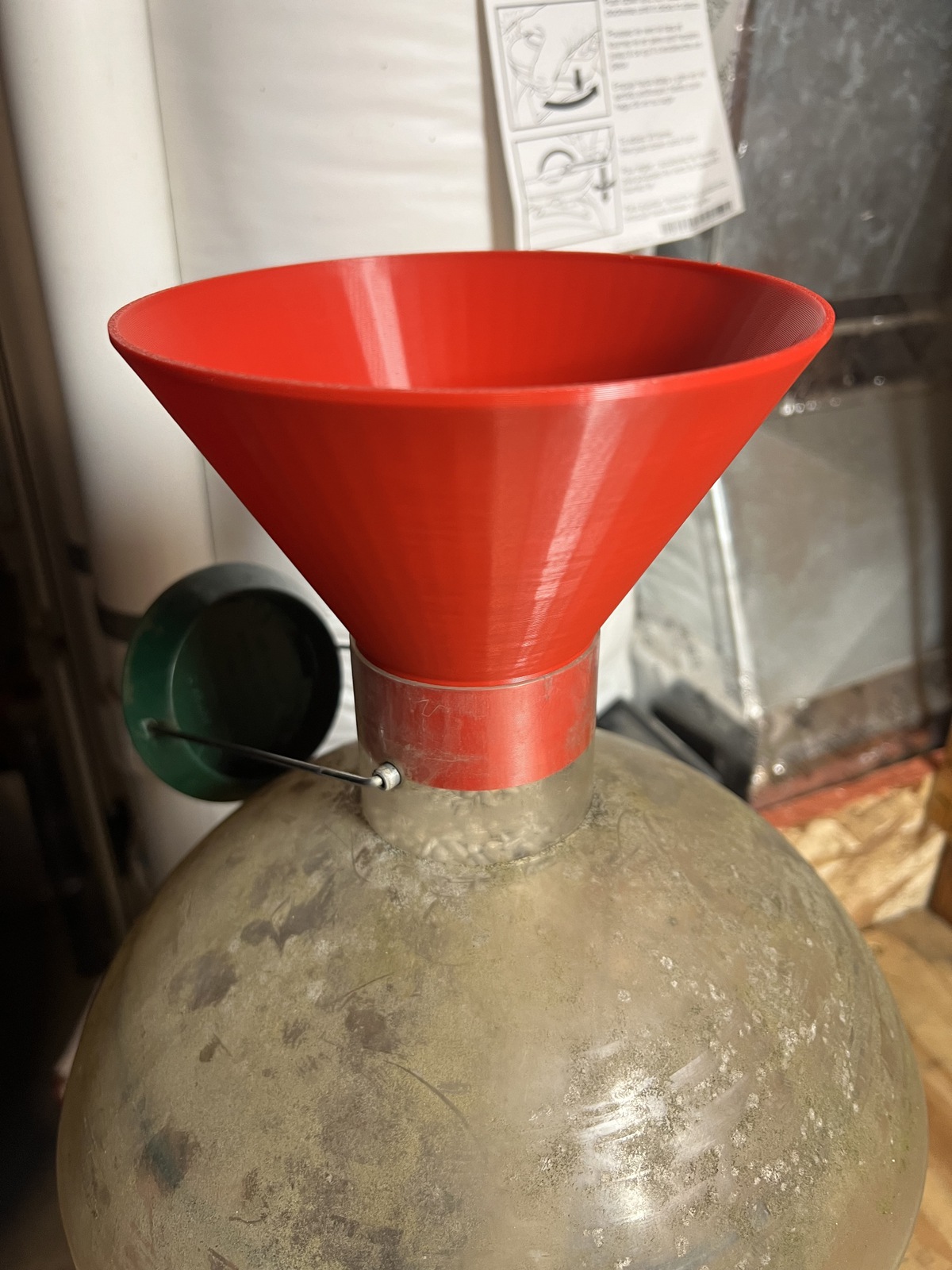 Bird Feeder Filler Funnel by Longracks Labs | Download free STL model ...