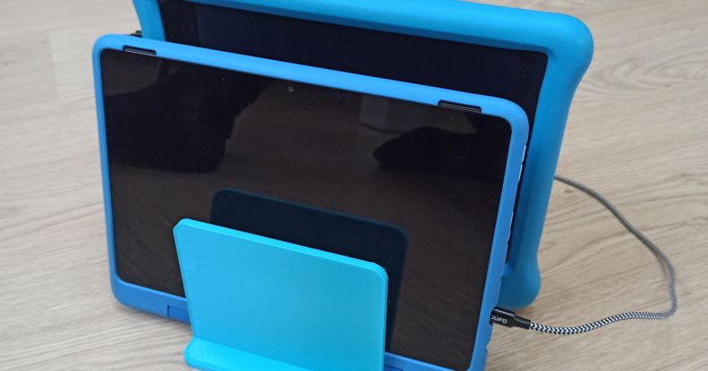 Tablet holder (organizer) - Tablethalter by K0906F | Download free STL ...