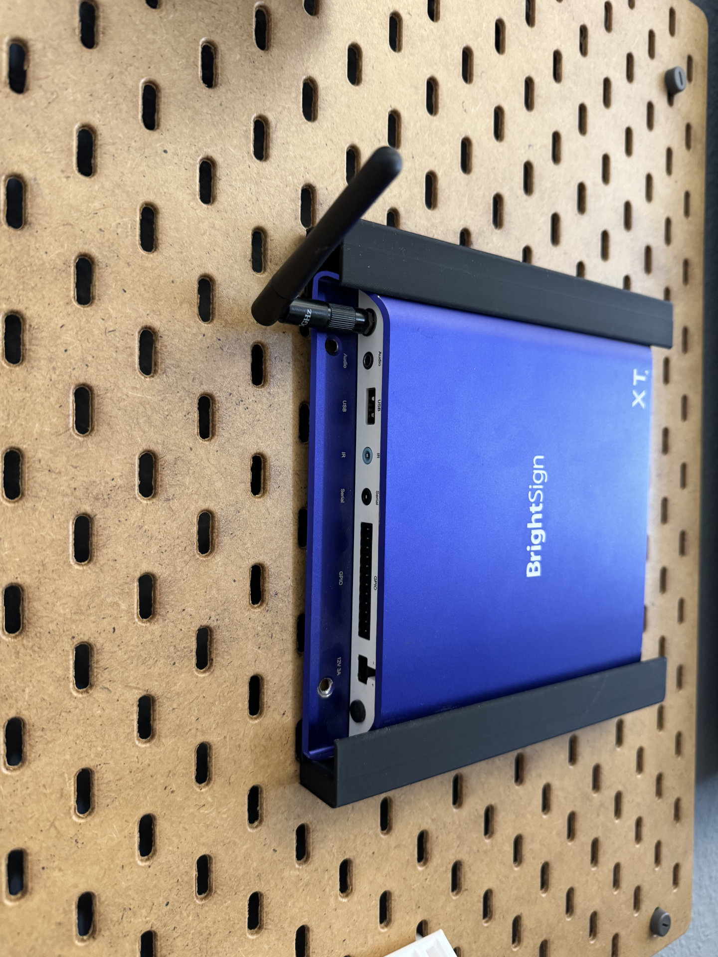 BrightSign Skadis Mount by WuGGu | Download free STL model | Printables.com