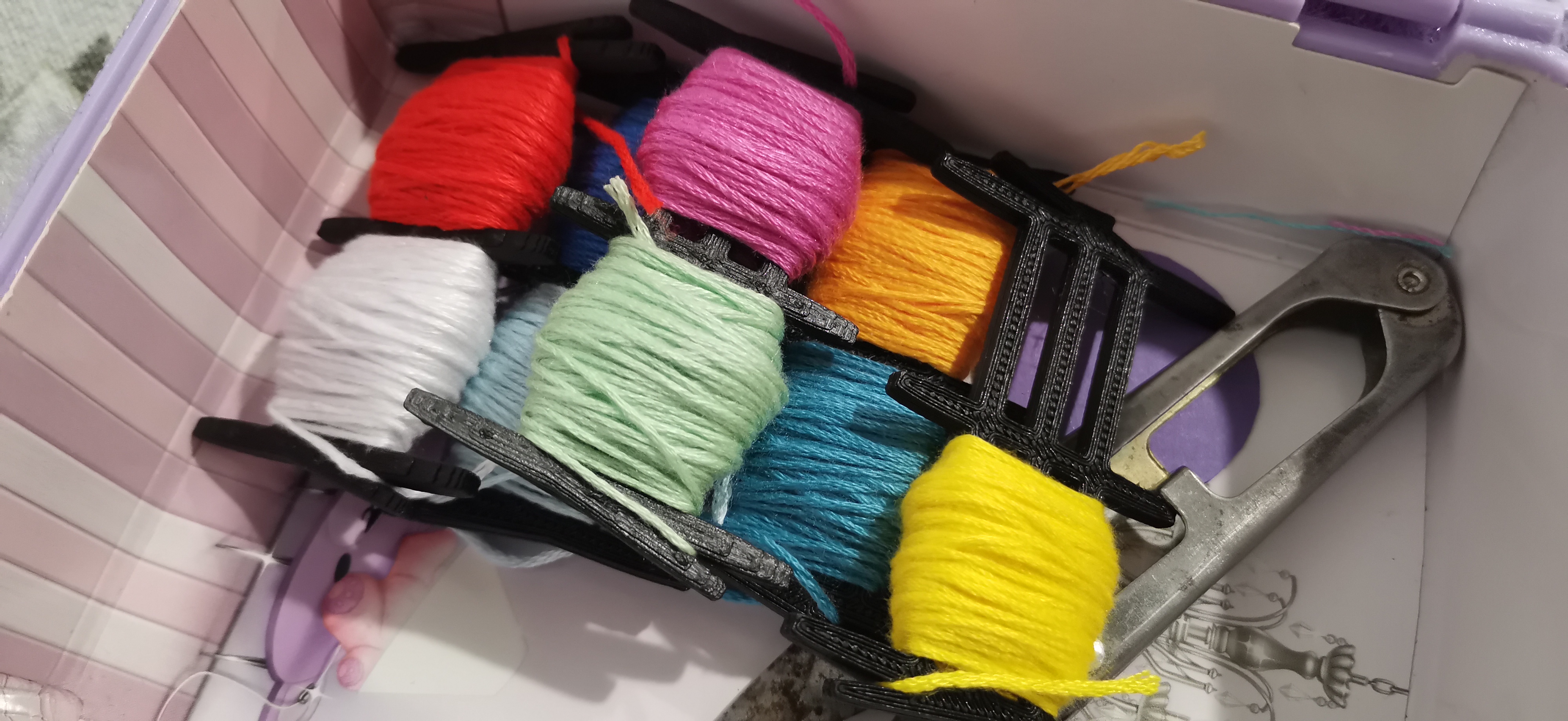Small, double yarn bobbin by Felician Cadar | Download free STL model ...