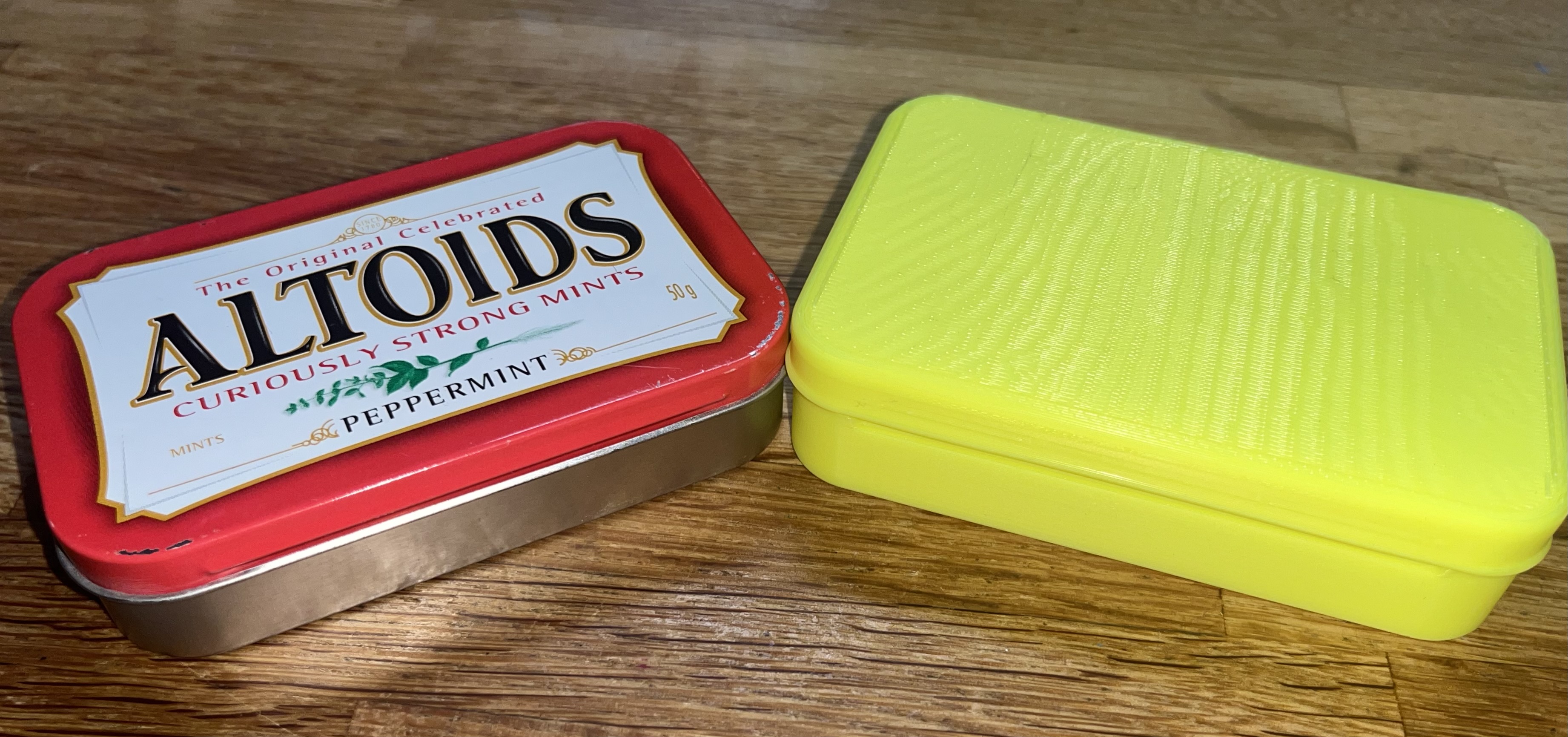Small Flip top case (Altoids Tin) (Print in Place) von BobbyDazzler ...