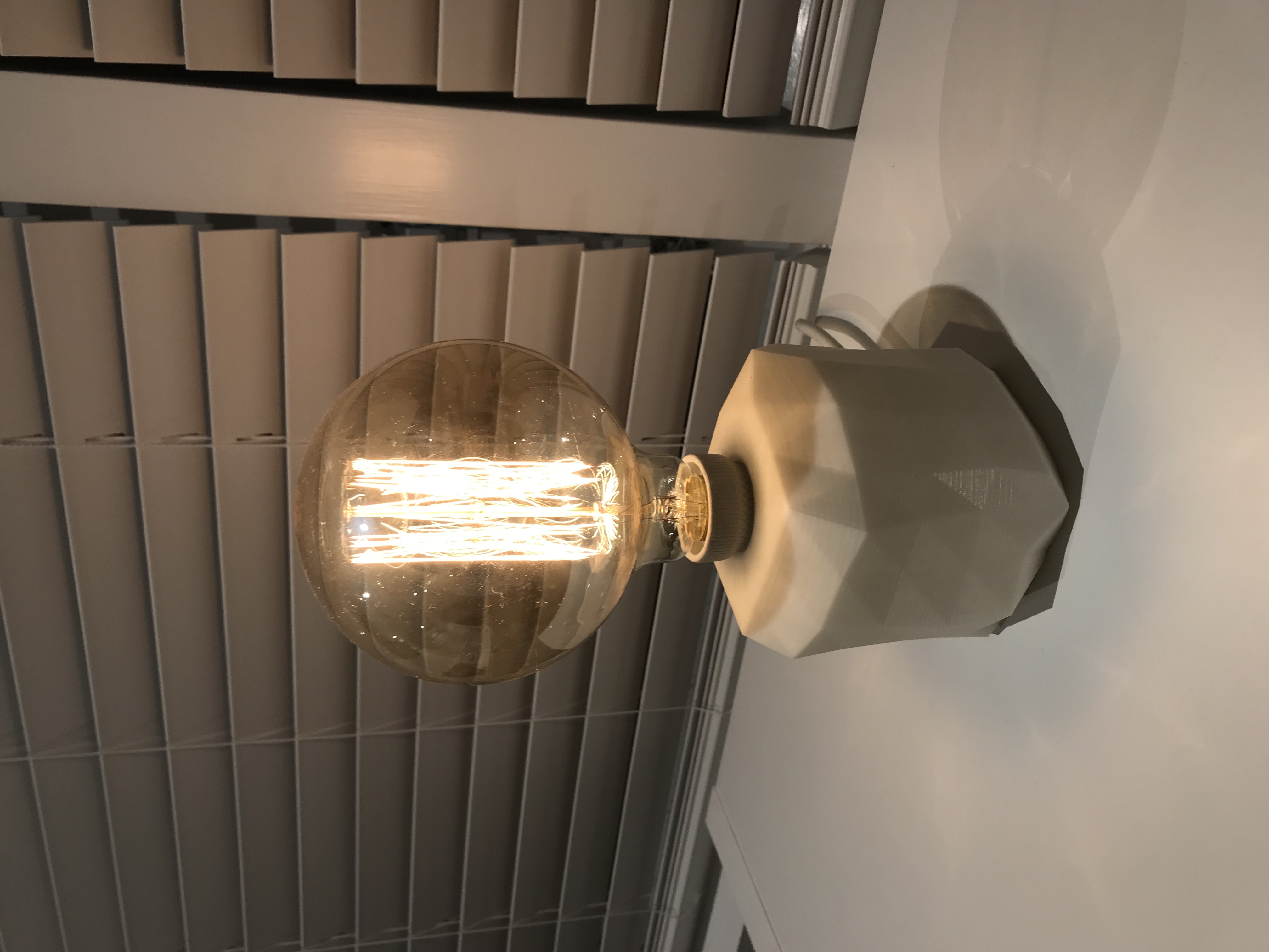 Large Low Poly Lamp par handya | Téléchargez gratuitement un modèle STL ...