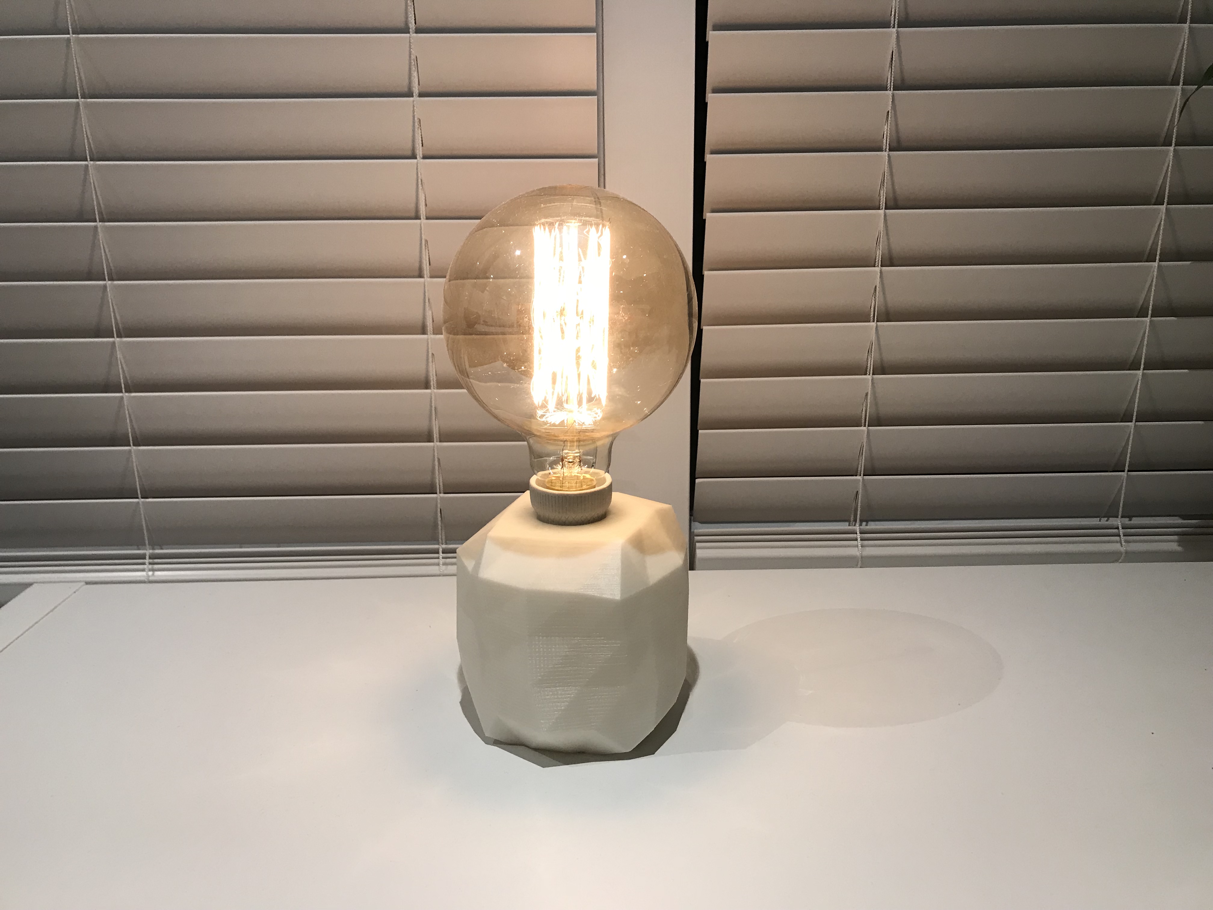 Large Low Poly Lamp by handya | Download free STL model | Printables.com