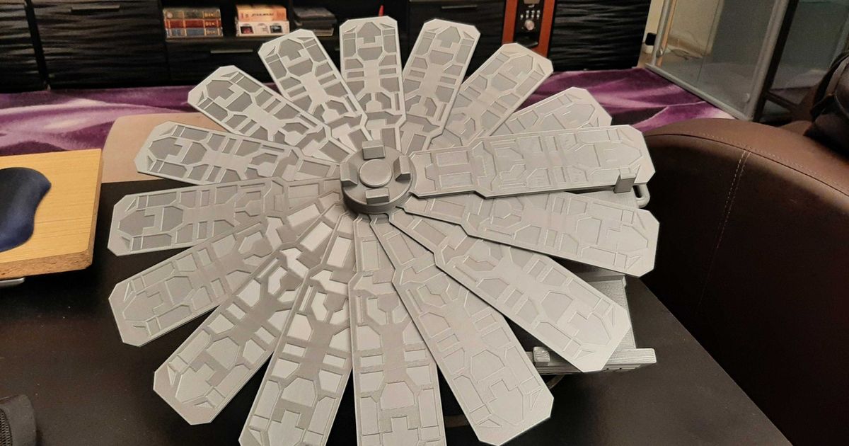 Predator gauntlet with the retractable shield by Martin | Download free ...