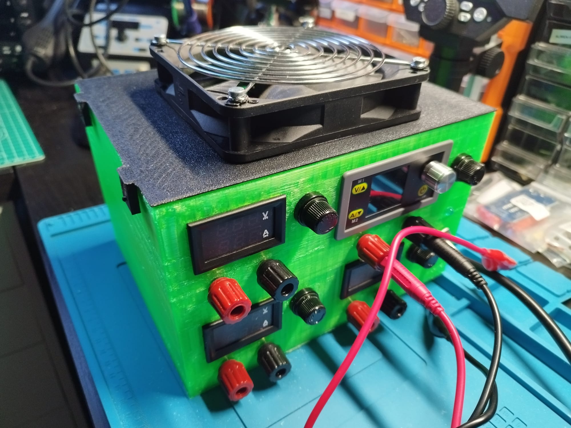 Electronic Power Supply with 3 fixed Outputs and one variable Output ... Electronic Power Supply with 3 fixed Outputs and one variable Output ...