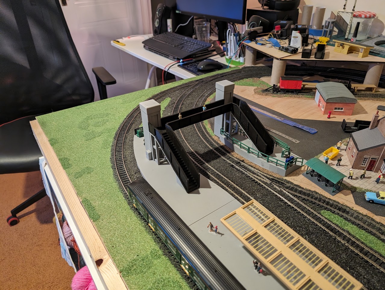 Model railway station footbridge by Kenty94 | Download free STL model ...