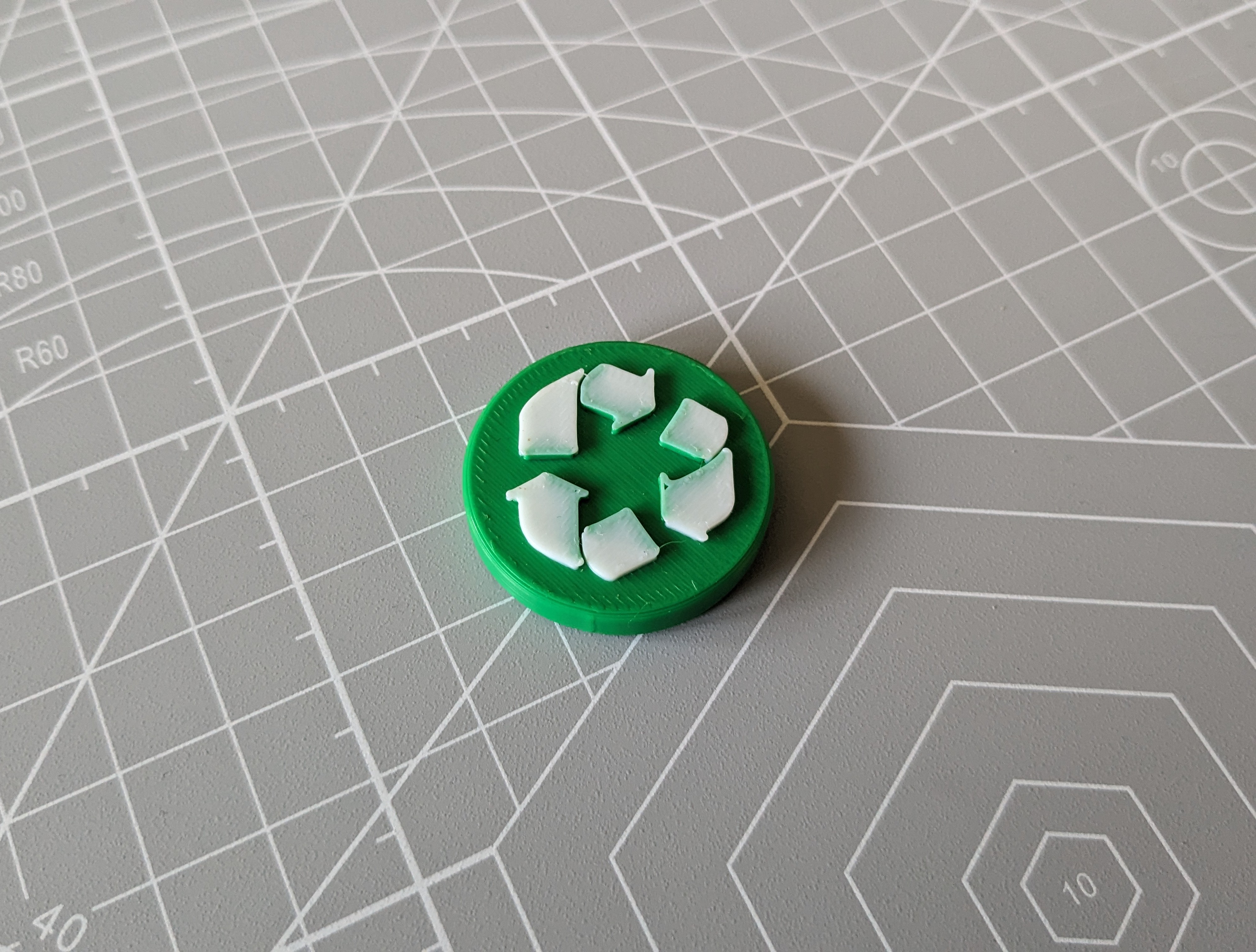 Color indicator for metal bins (uses magnets) by Odbix | Download free ...