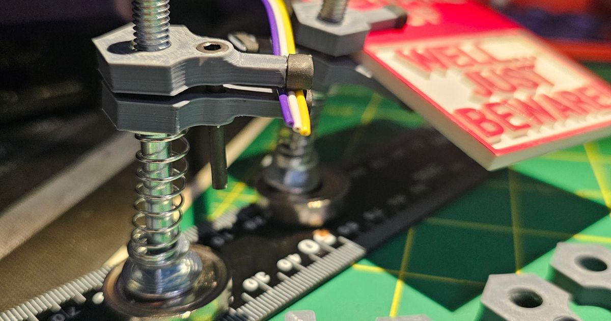 Simple Magnetic Third Hand by Slusnik | Download free STL model ...