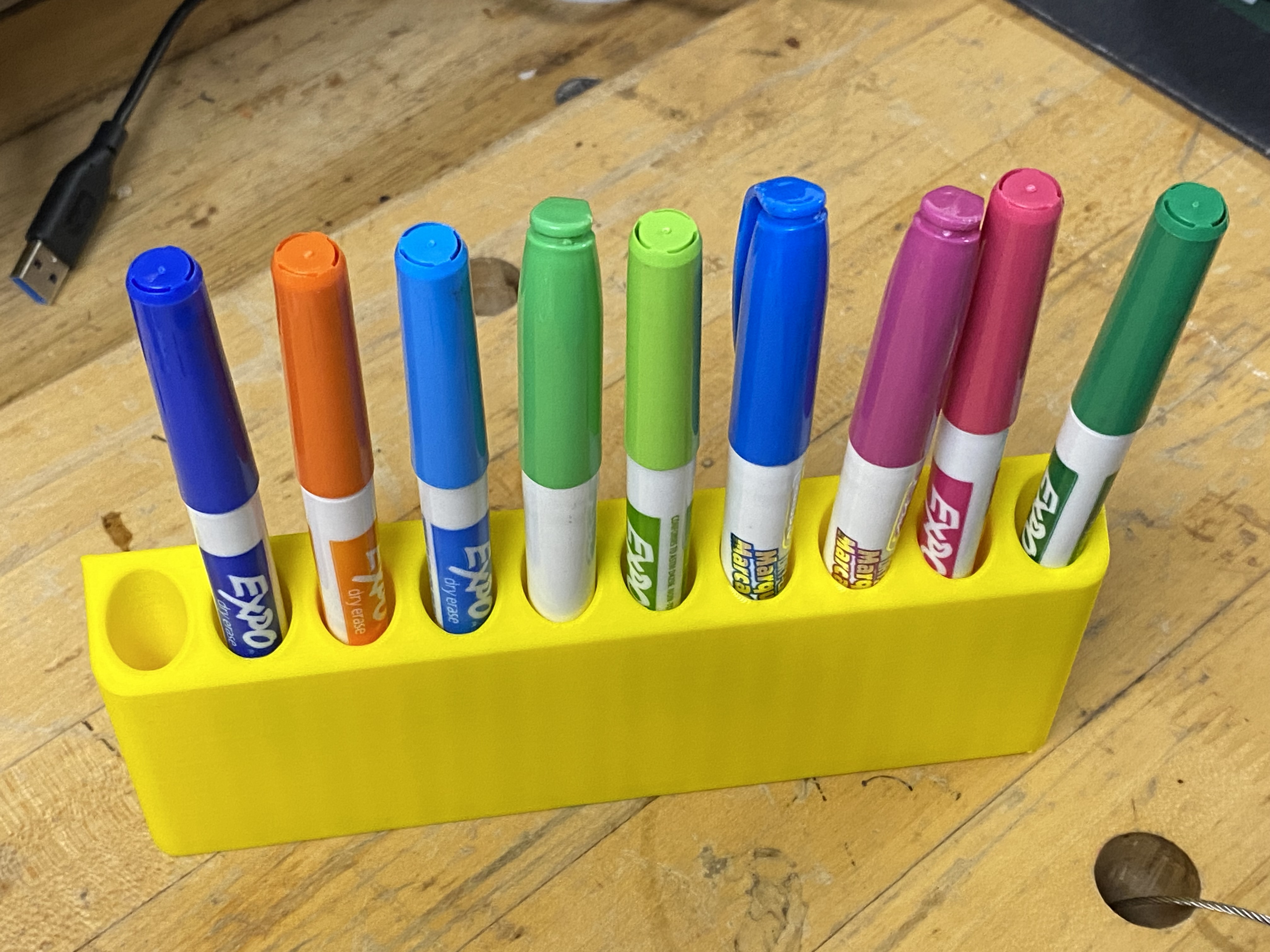 Marker Holder - Dry Erase or Sharpies by Motoriley | Download free STL ...