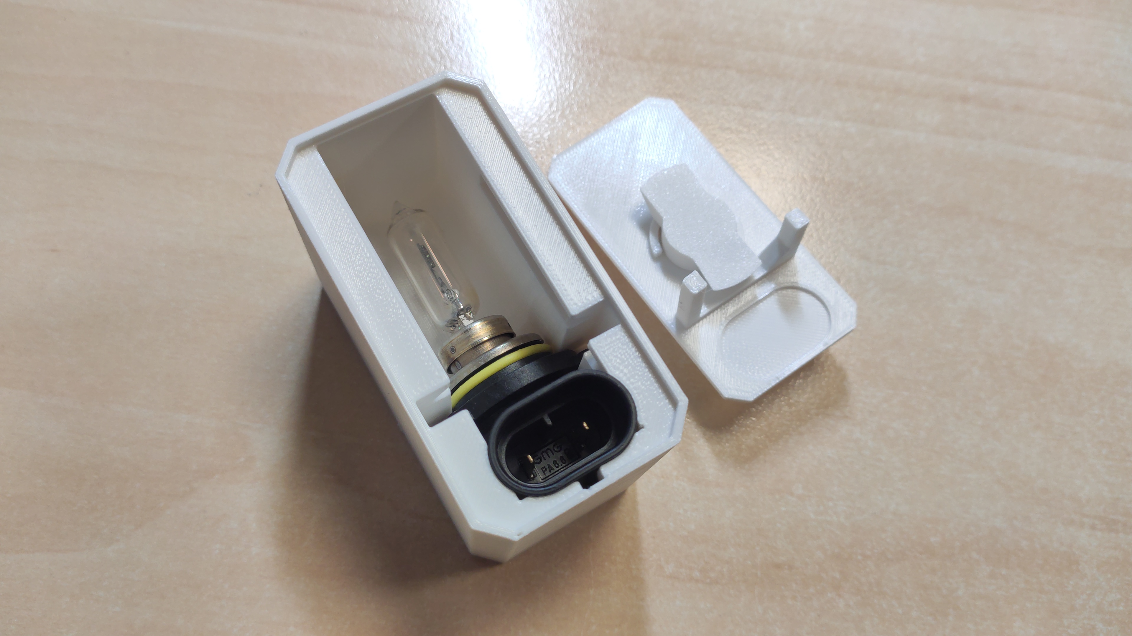 HIR2 LL / 9012 LL bulb storage box with lock by copycat | Download free ...