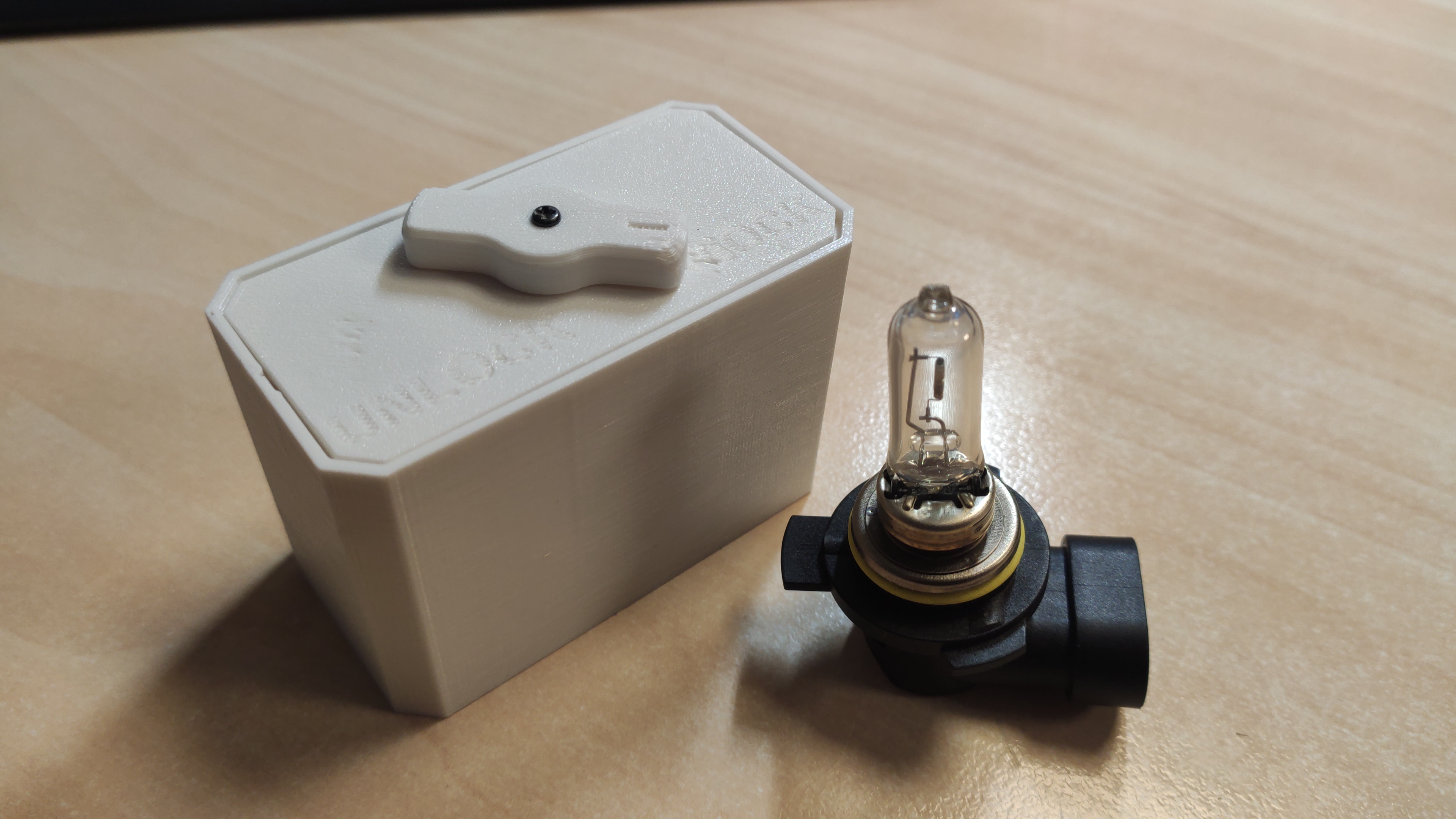 HIR2 LL / 9012 LL bulb storage box with lock by copycat | Download free ...