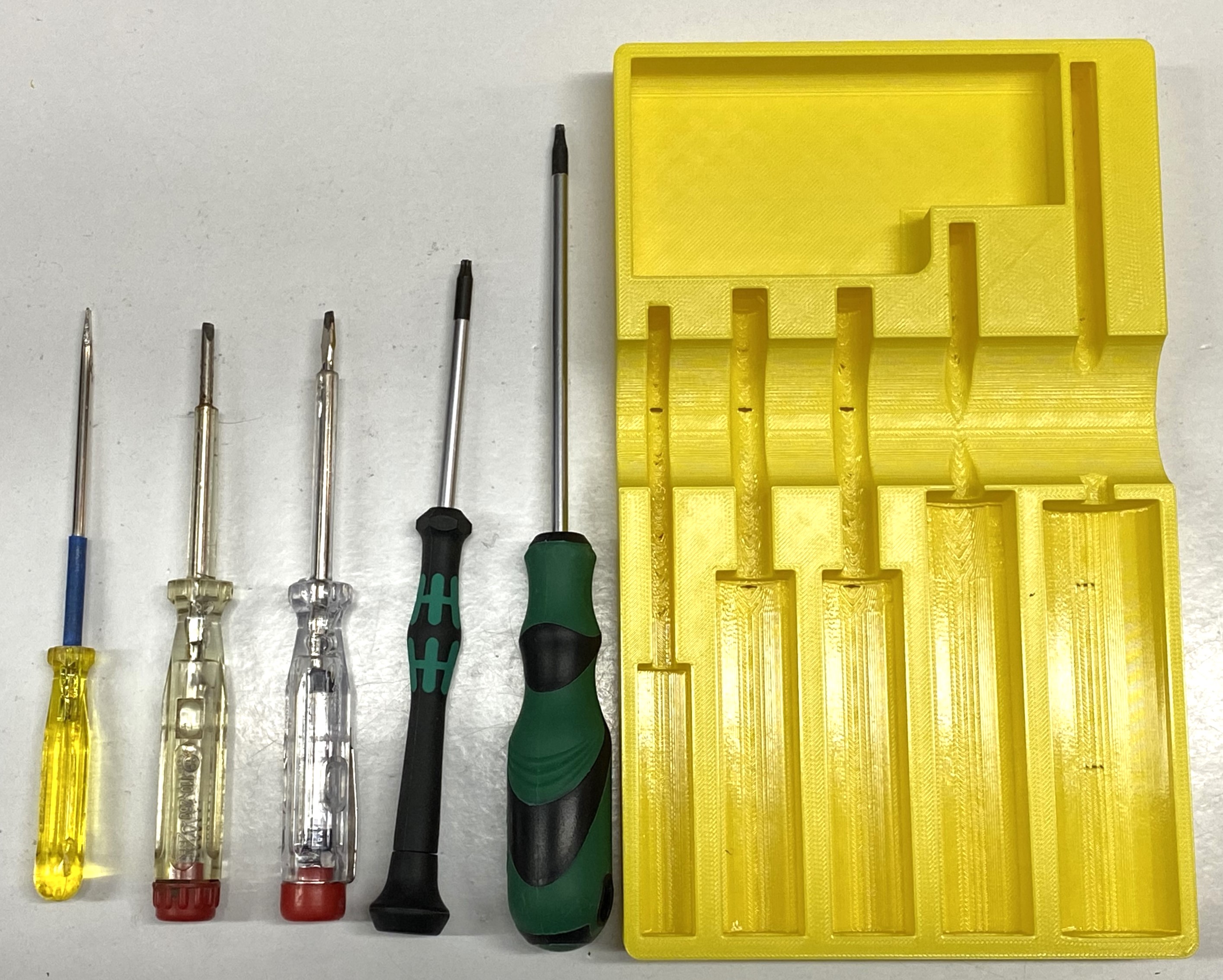 Gridfinity Arrangement for "Small Screwdrivers" (Bin4) by Tritschi ...