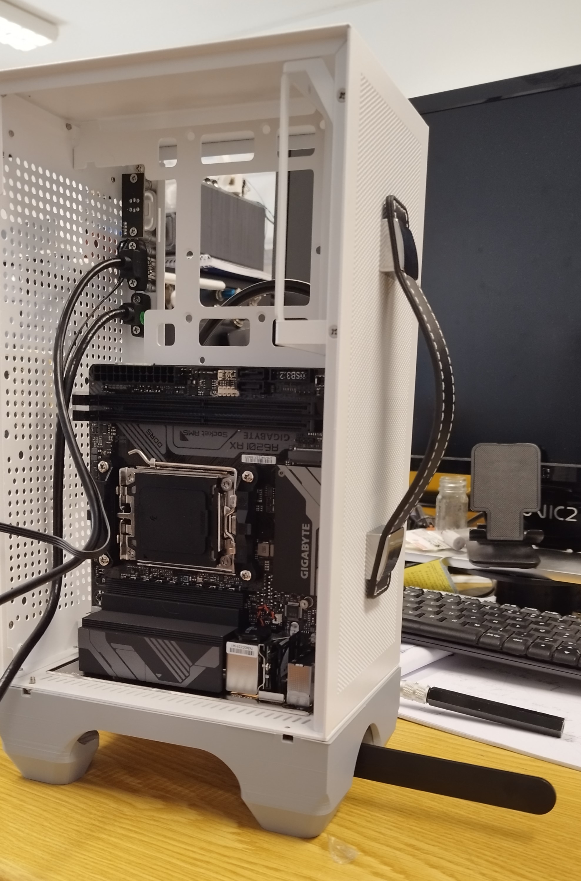 S300 Mini-ITX Case Mod: Vertical Stand por Esmarra | Descargar modelo ...