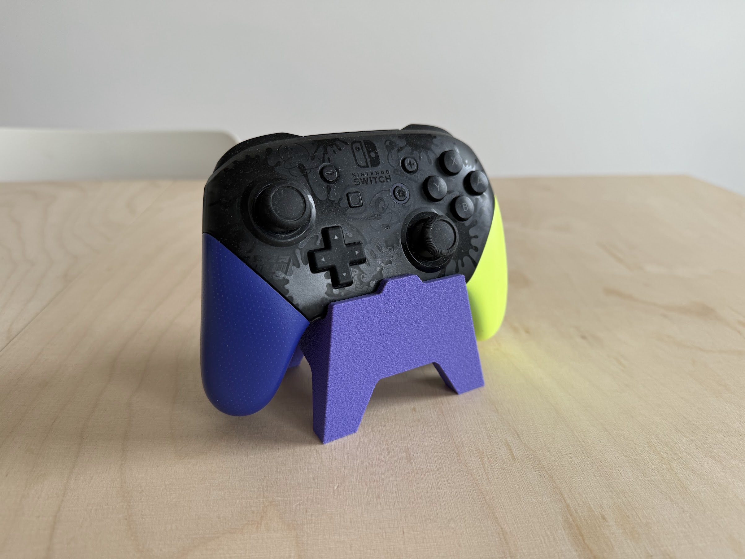 Controller Stand for Nintendo Switch Pro Controller by marcorei ...