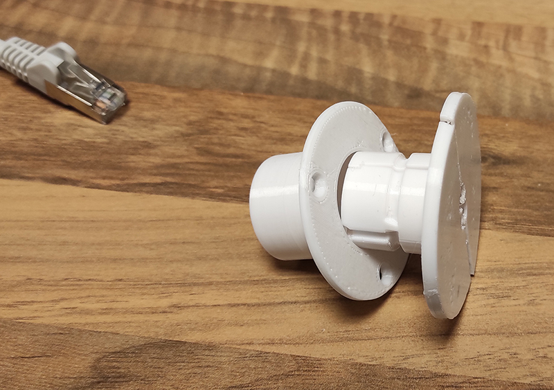 Wall- and ceiling cable outlets/ passthrough - reUseable by ...