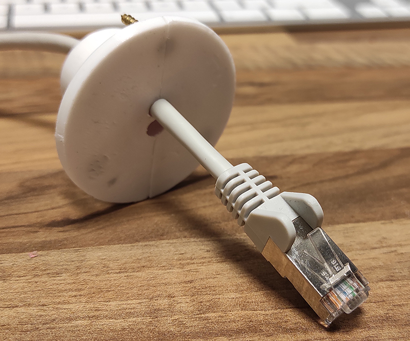 Wall- and ceiling cable outlets/ passthrough - reUseable by ...