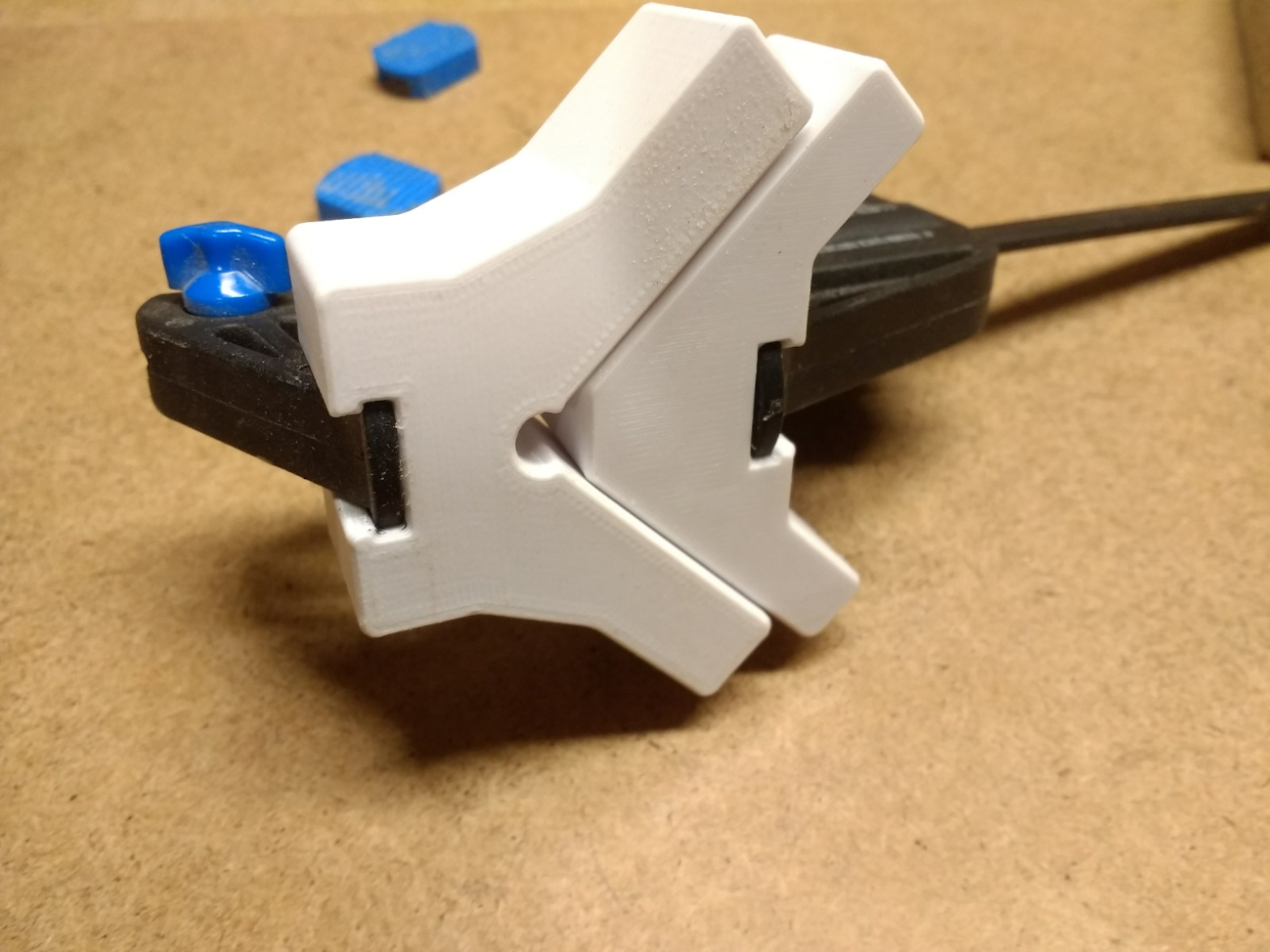 Corner attachment for small clamp by funkysod | Download free STL model ...