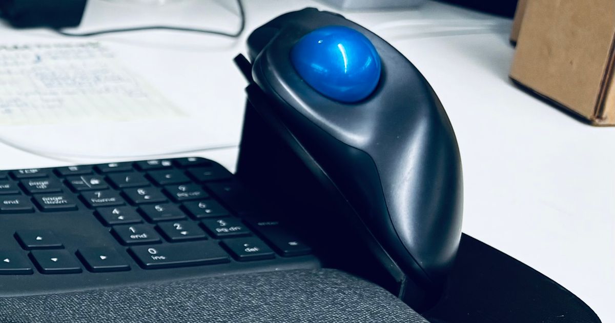 Single Piece Logitech M570 Trackball Wedge Stand 45° by Doctaylor ...