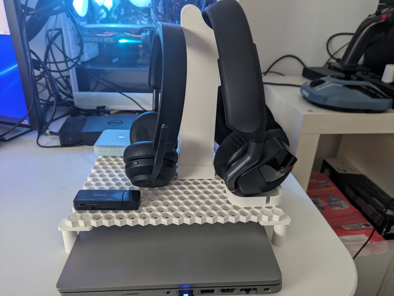 Laptop Organizer / Modular Hex Tray / Headset Stand by Crusoe3D ...