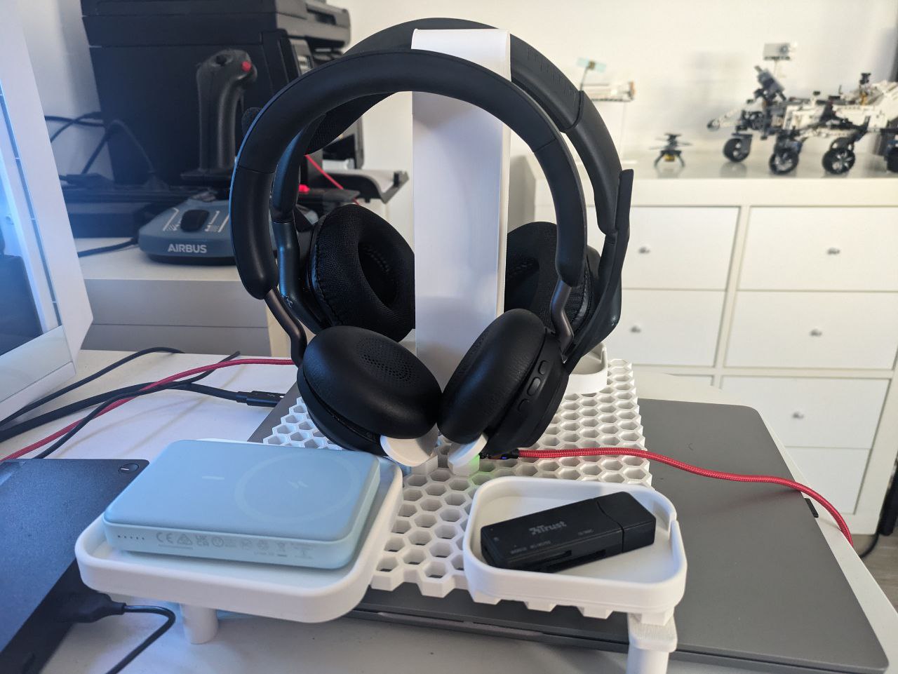 Laptop Organizer / Modular Hex Tray / Headset Stand by Crusoe3D ...