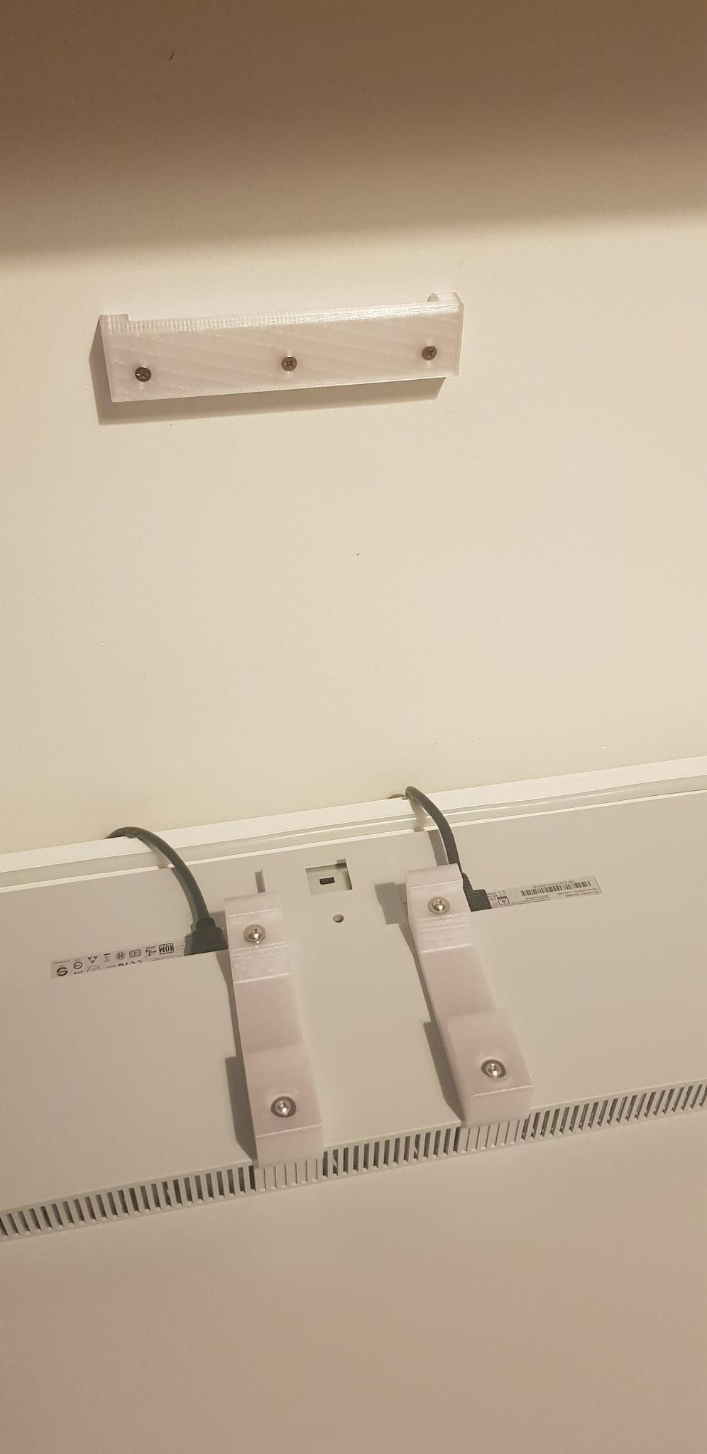 VESA 100x100 removable TV / Monitor wall mount by transformat ...