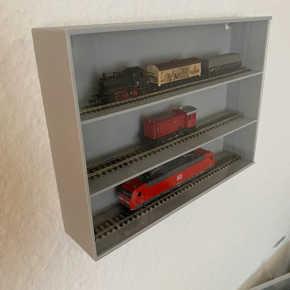 Vitrine / Showcase for Z and N Scale Model Trains (or other things ...