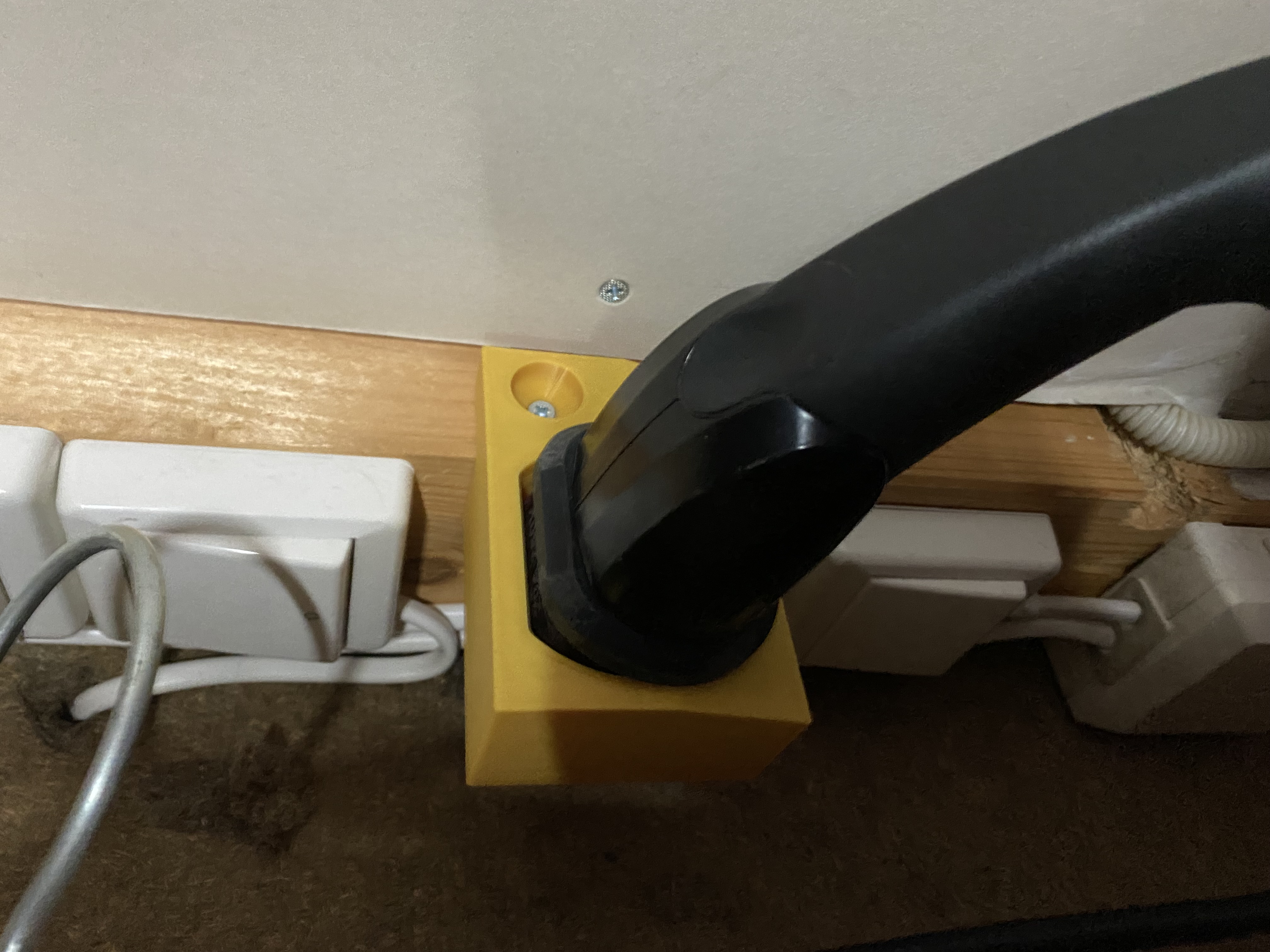 EV/Hybrid Type 2 plug holder - Edge mount - Porsche imprint by floano ...