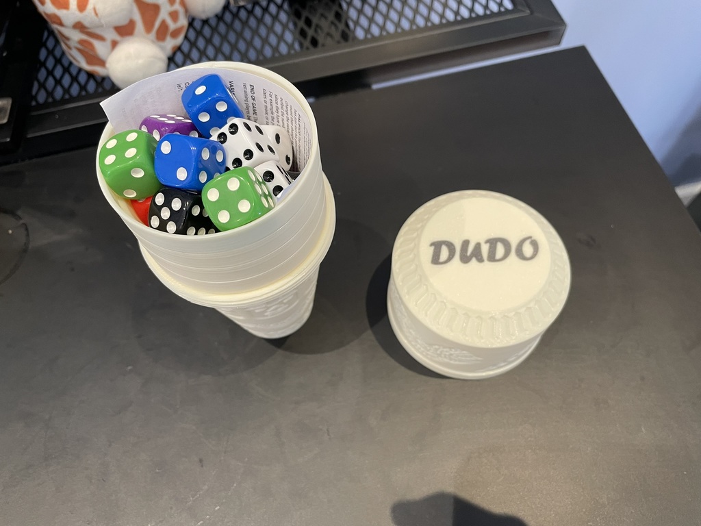 Dudo / Perudo / Liar's Dice 6 person "strategic" dice game - compact ...