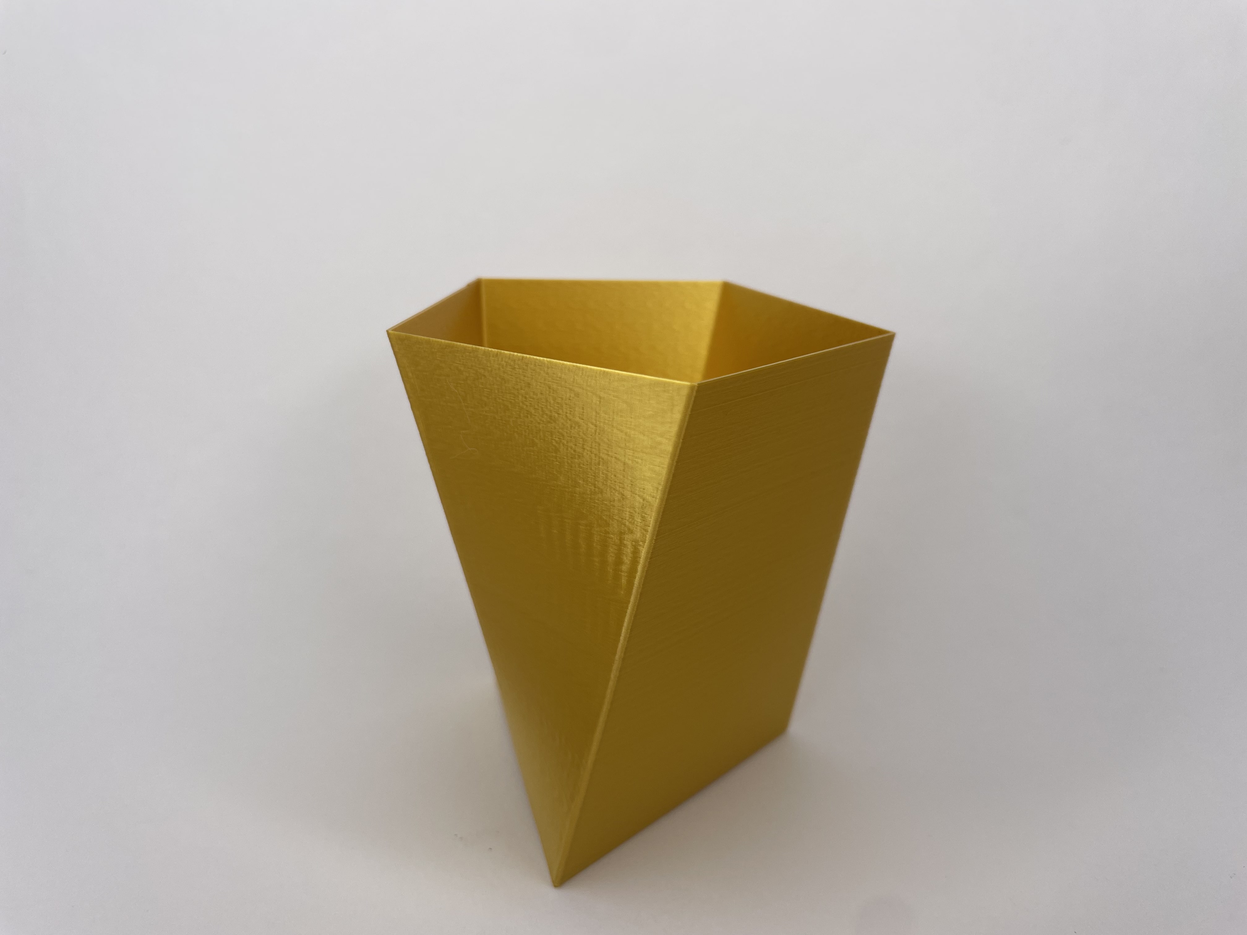 Pentagon to Triangle Bin by Devise3D | Download free STL model ...