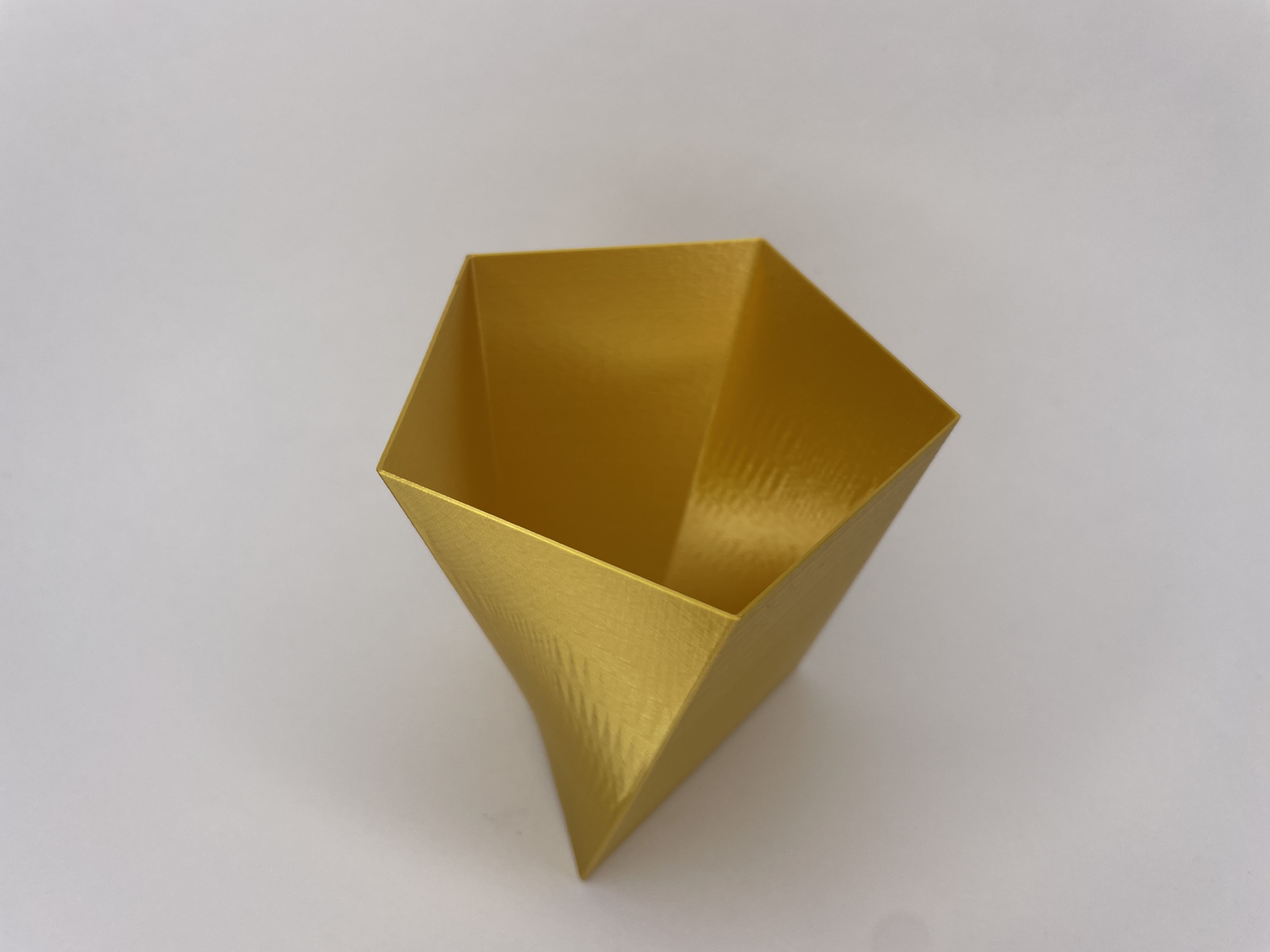 Pentagon to Triangle Bin by Devise3D | Download free STL model ...