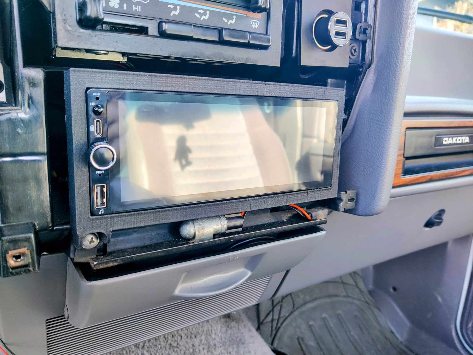 1987-96 Dodge Dakota Camecho Android Head Unit Bezel by shr00mie ...