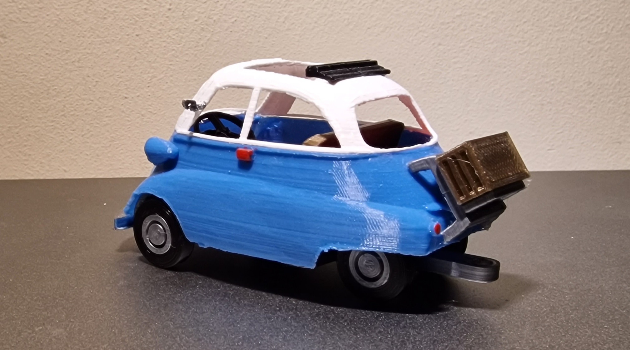 BMW Isetta year 1950 scale 1:24 Designer Ed van der Heijden. by Ed van ...