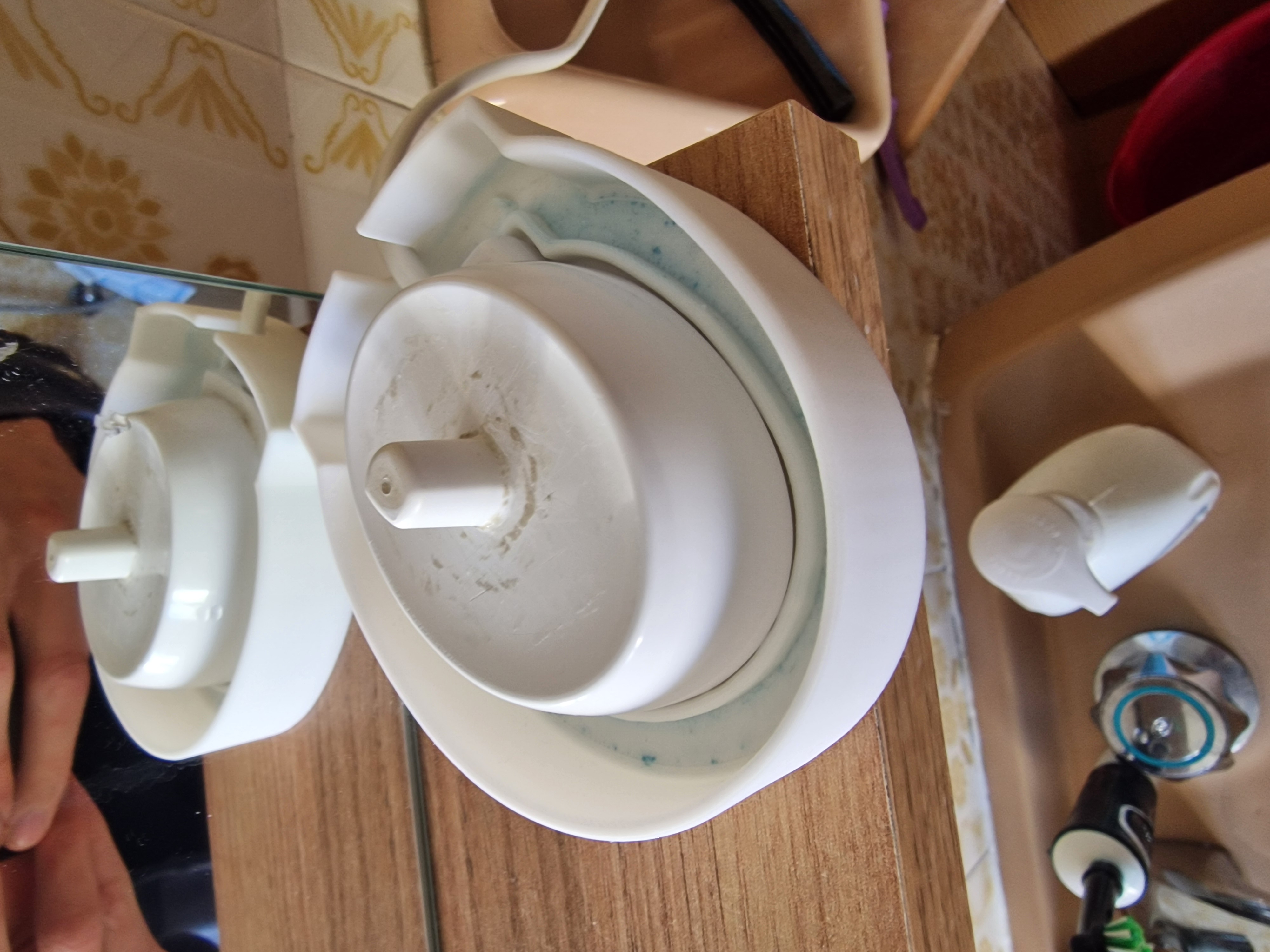 Oral B Stand/Water Drop Collector by A.F_3D Print | Download free STL ...